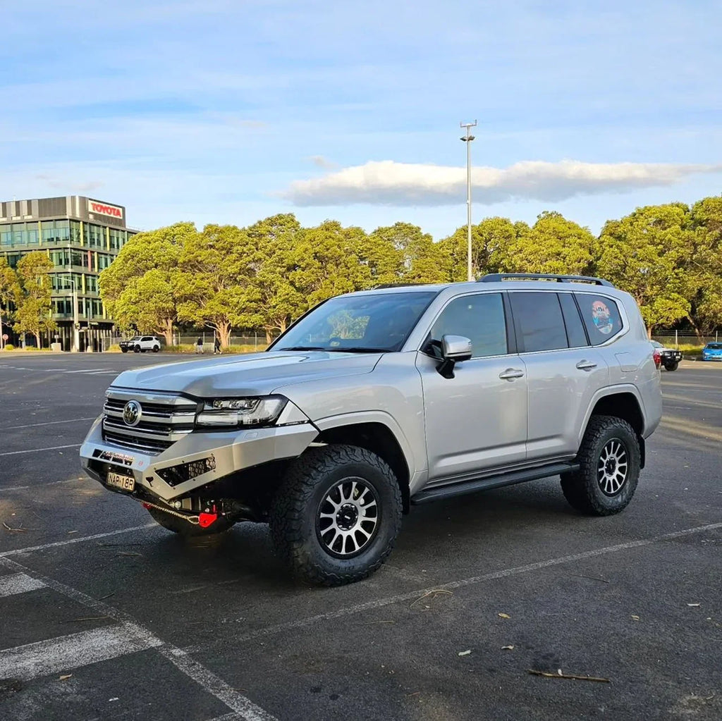 Offroad Animal Predator Bull Bar for Toyota Land Cruiser 300 Series, 2 ...